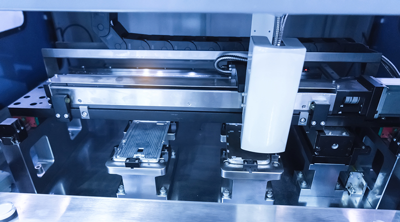 鴻海機器人軍團Foxbot 24小時趕工生產iPhone7 - 匯流新聞網