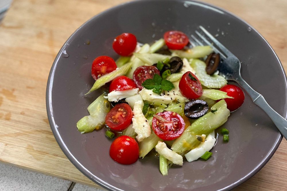 【Yinin Longstay專欄】我愛夏天／百香果西芹沙拉 - 匯流新聞網